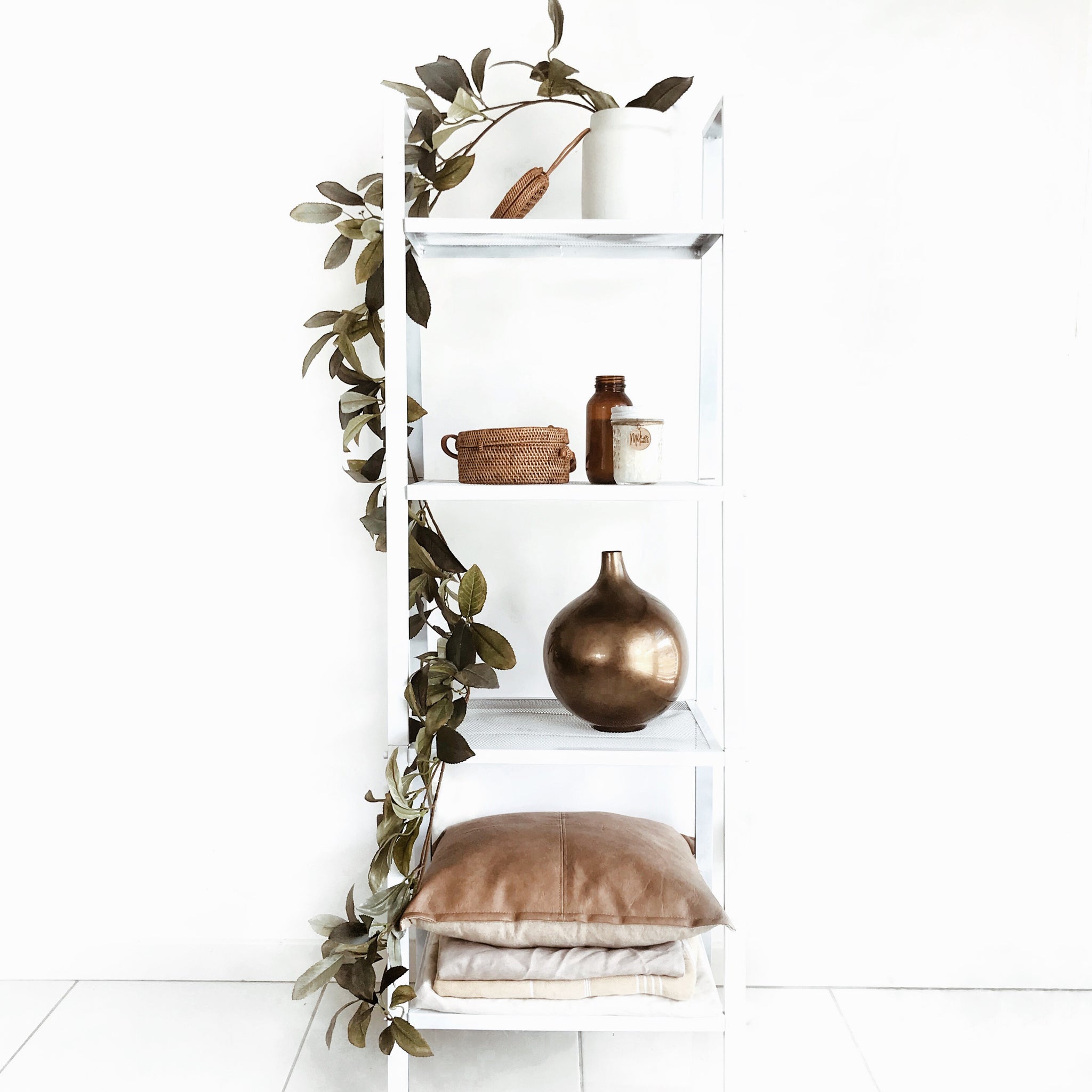 Laurel Leaf Garland – Faking Beautiful